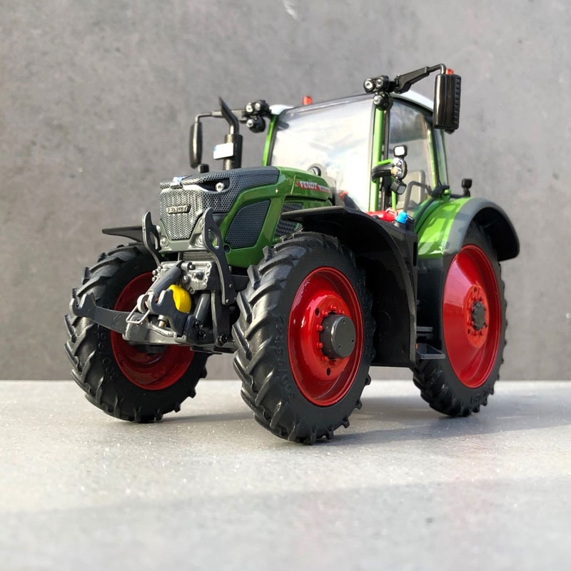 Toys Farm Models Fendt 618 Vario en Roues etroites Modele transforme manuellement